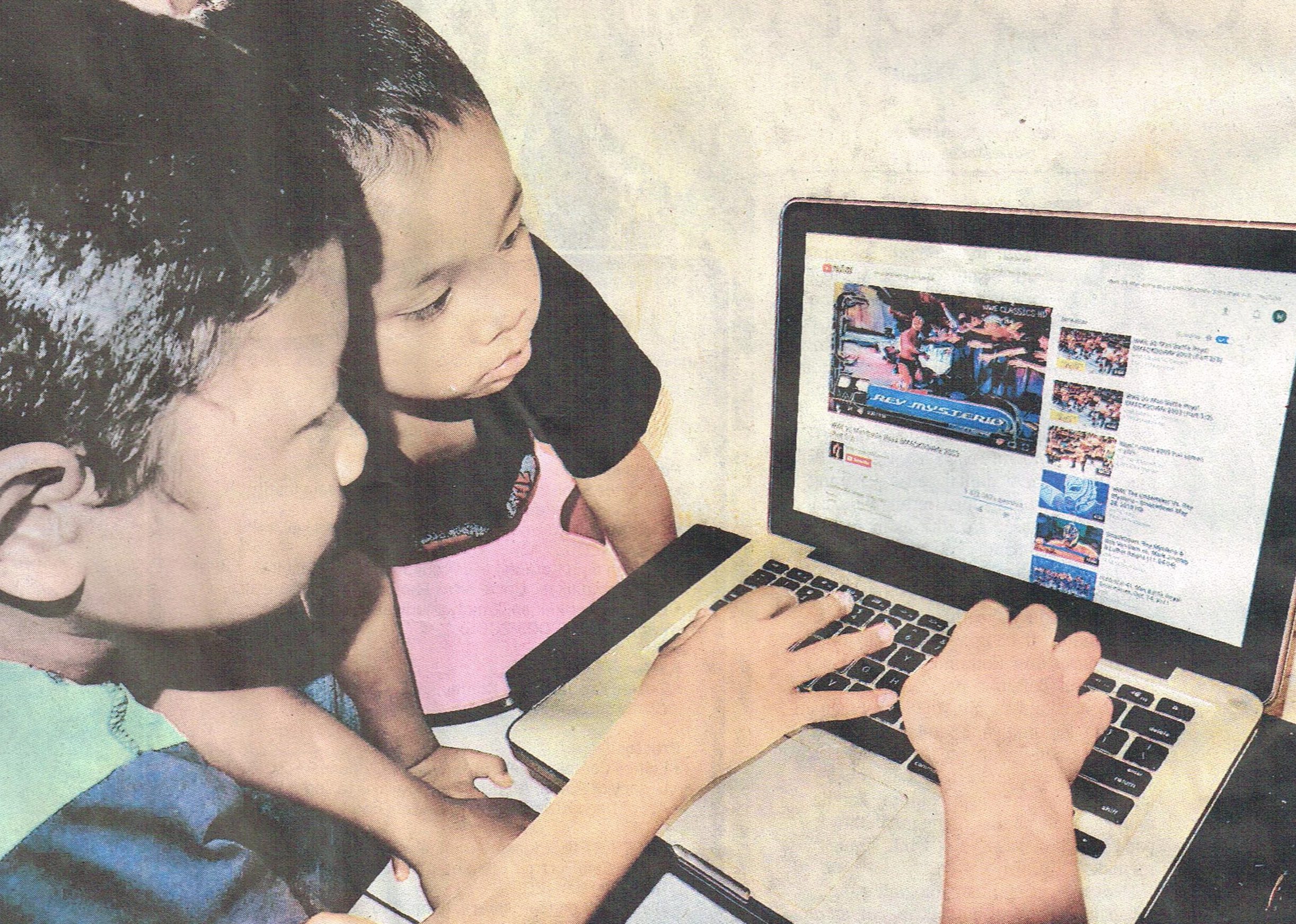 Bahaya Bermedia Sosial bagi Anak-anak - Library