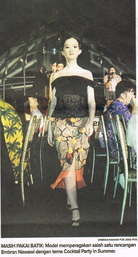 Padukan Batik dan Lace untuk Busana Cocktail. Jawa Pos. 4 Juni 2021 ...