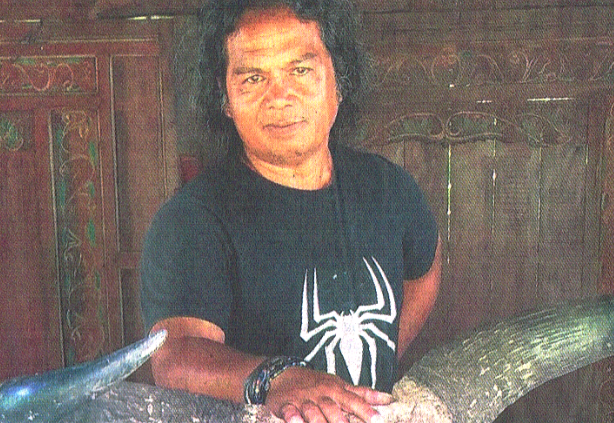 Agus Riyanto. Membangunkan Bantengan dari Tidur Panjang. Kompas. 18 ...