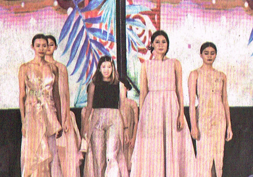 Eksperimen Dian Nathania. Surya. 28 Januari 2022. Hal. 6 - Library