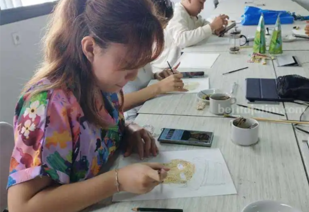 Sambut Hari Pahlawan Mahasiswa Universitas Ciputra Surabaya Melukis ...