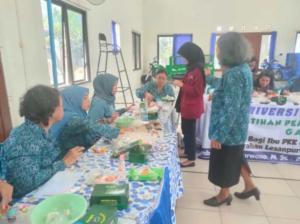 DIMAS Universitas Ciputra Surabaya. Kembangkan Soft Skill Masyarakat ...