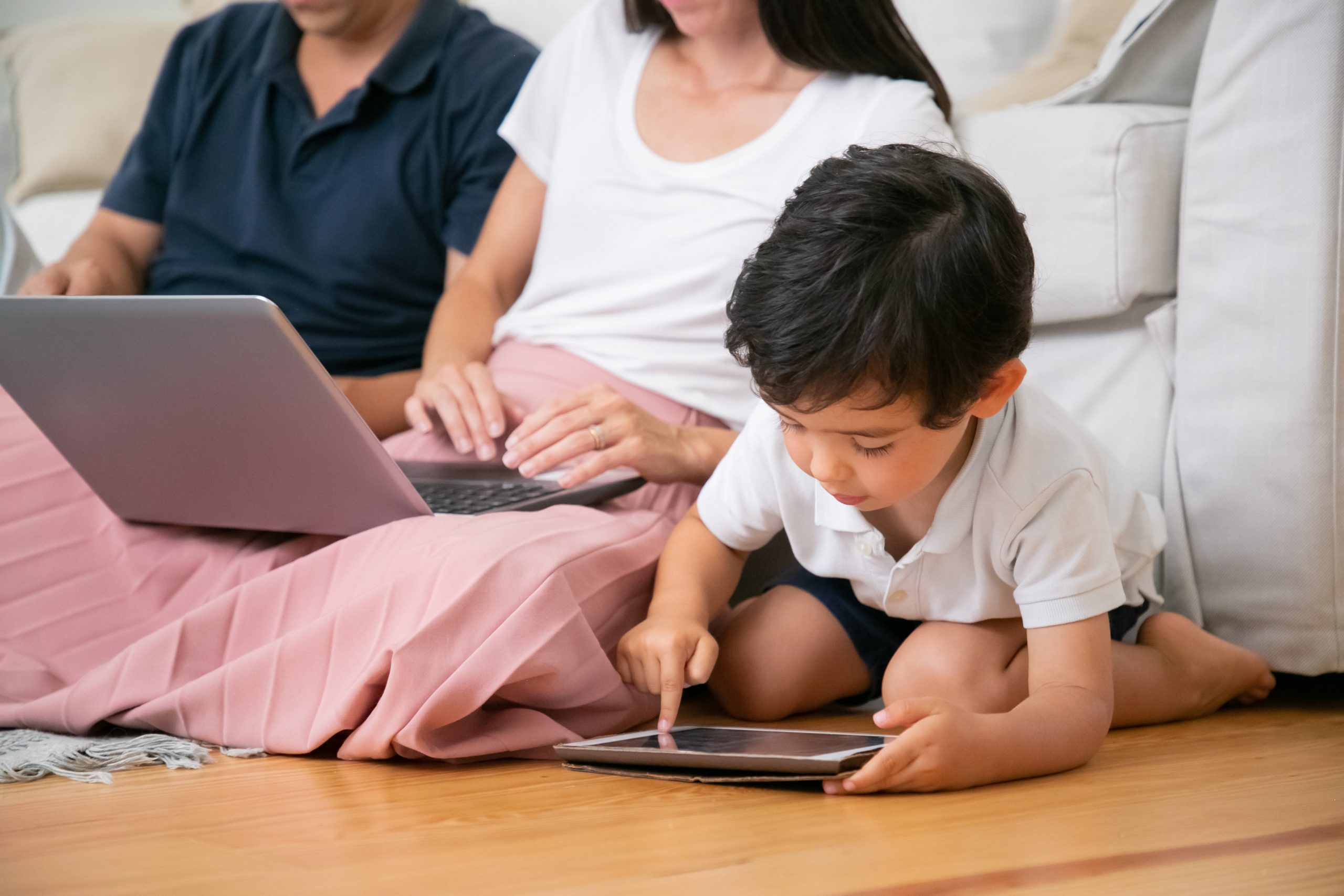 Screen Time Anak: Awas Terlambat Bicara! - Universitas Ciputra